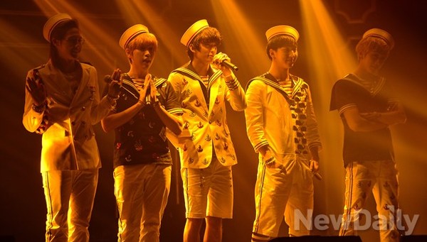 [포토]장난감이 돼 돌아온 'B1A4' | Save Internet 뉴데일리