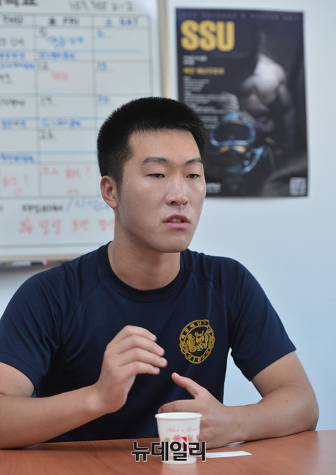 [포토] 해군 구조작전대장이 말하는 'SSU-UDT' 차이점 | Save Internet 뉴데일리