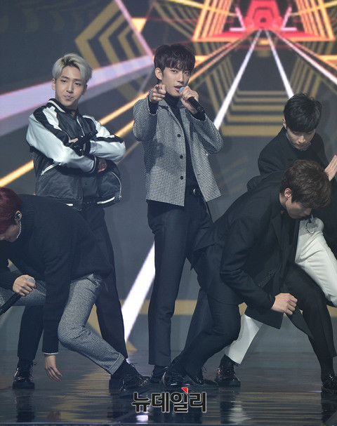 [포토] 신곡 굿타이밍 열창하는 B1A4 | Save Internet 뉴데일리