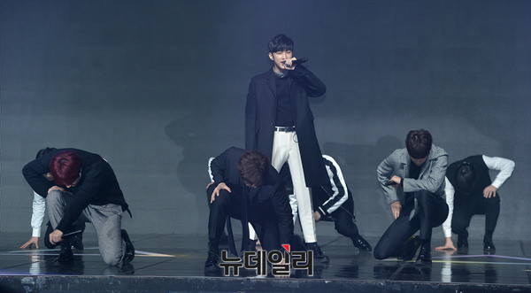 [포토] 신곡 굿타이밍 열창하는 B1A4 | Save Internet 뉴데일리