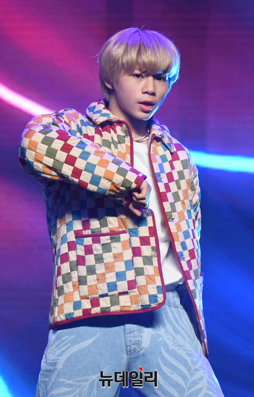 [포토] T1419 키오 "비포 선라이즈 파트3 많이 찾아주세요" | Save Internet 뉴데일리