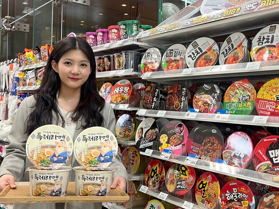 'MZ세대 공략' GS25, '블루아카이브 특제라면' 열흘 만에 누적 13만개 판매 | Save Internet 뉴데일리